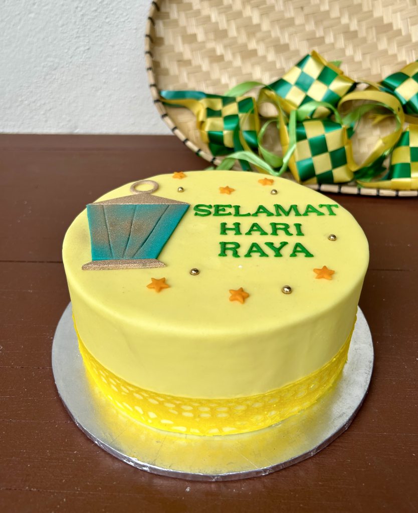 Hari Raya Celebration Cake – Lamp Design – Suanson